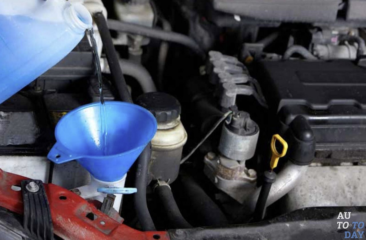 Замена антифриза в автомобиле своими руками: периодичность, инструкция